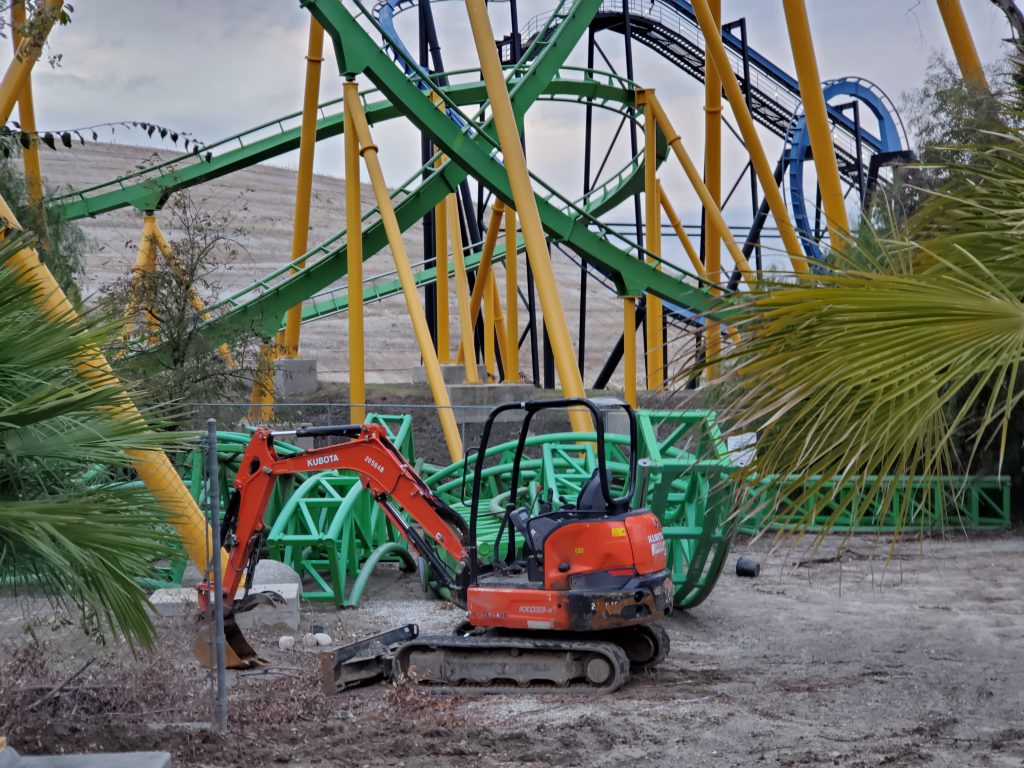 Crazy Holiday Crowds at Six Flags Magic Mountain - Coaster Kings