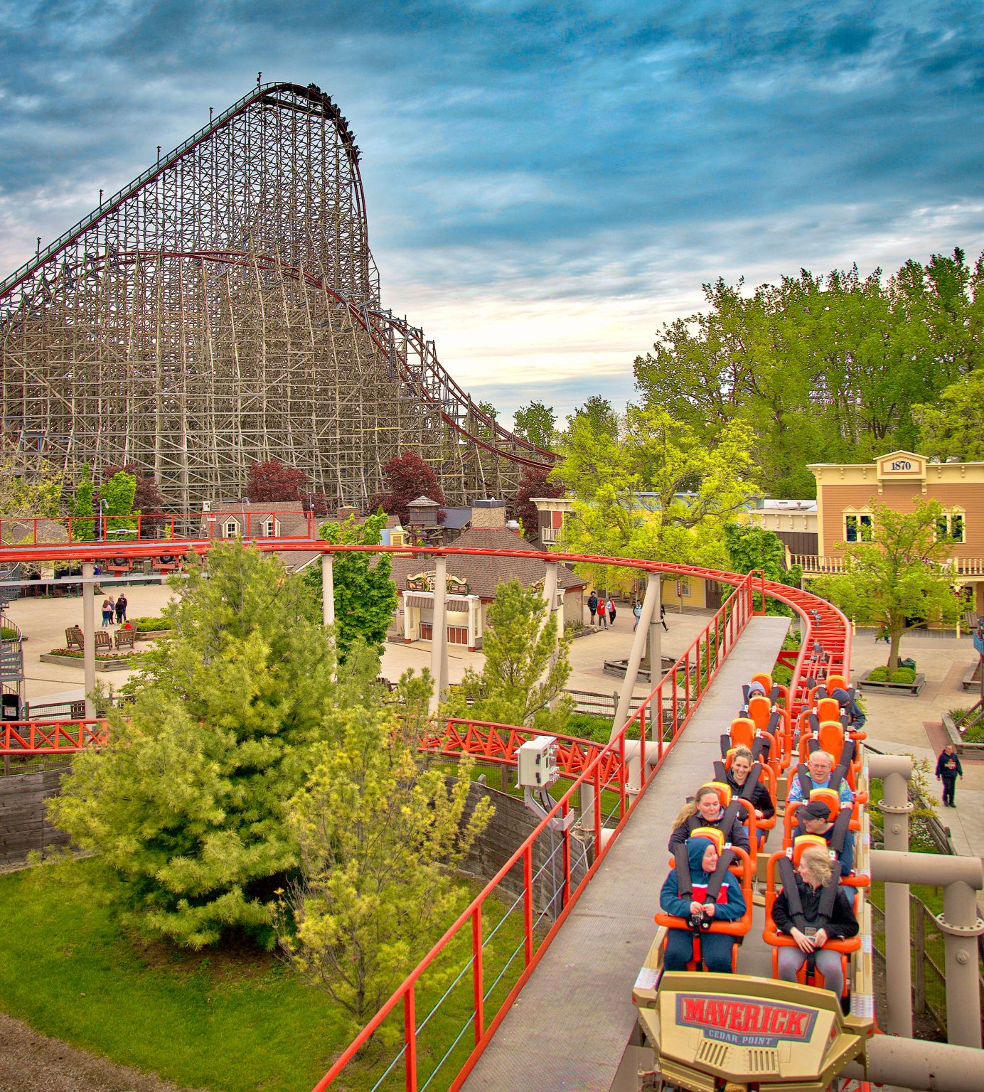 The 5 Best Cedar Fair Coasters - Coaster Kings